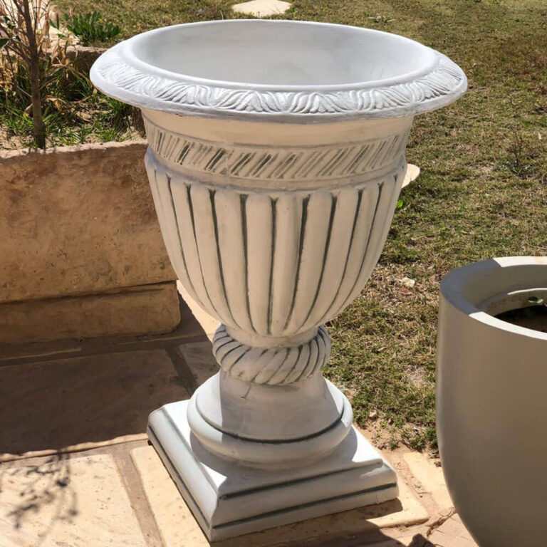 Pot De Fleur En Béton Forme Coupe BF002